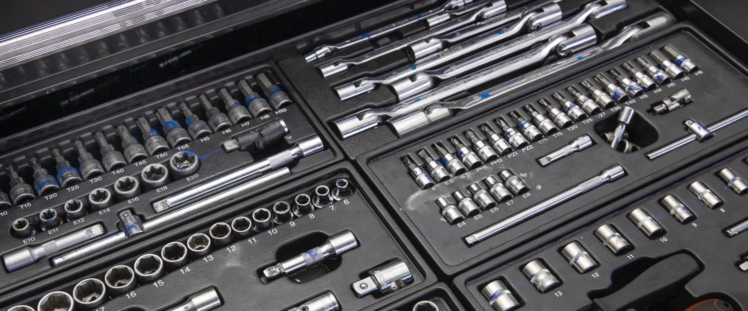 The Essential Mechanic Hand Tool Kit: What Every DIY Garage Needs ...